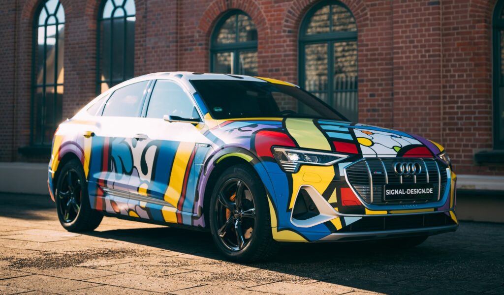e-tron | Kunstwerk für Frauen - Wrap Like Royalty