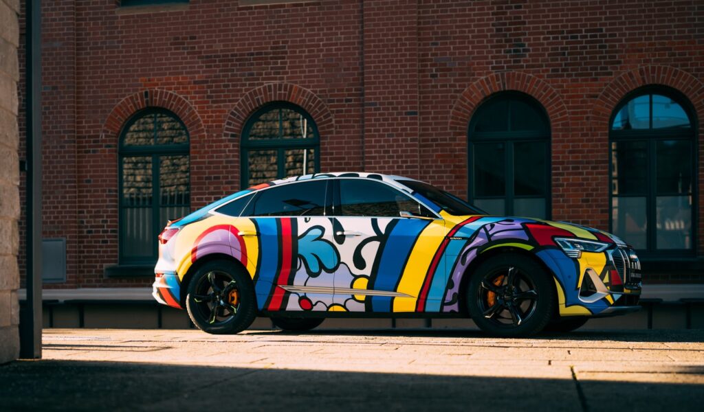 e-tron | Kunstwerk für Frauen - Wrap Like Royalty